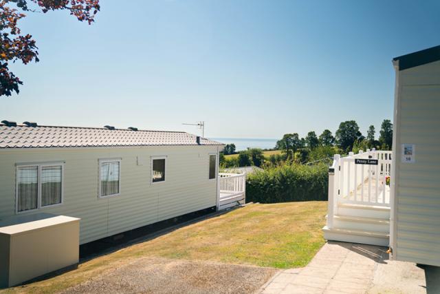 Looe Bay Holiday Park, Caravan & Lodge Holidays near Looe
