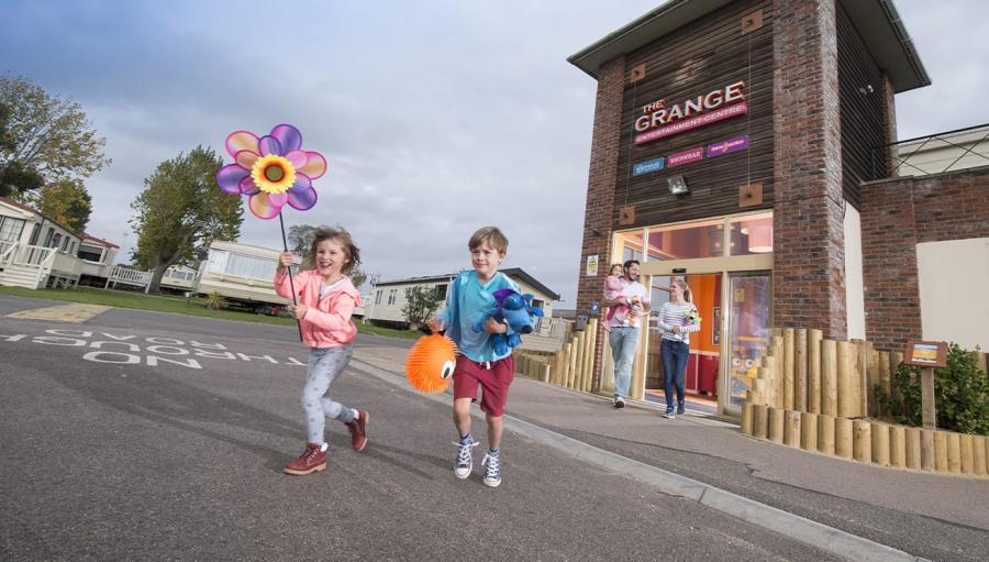 Highfield Grange Holiday Park, Essex | CALH.co.uk