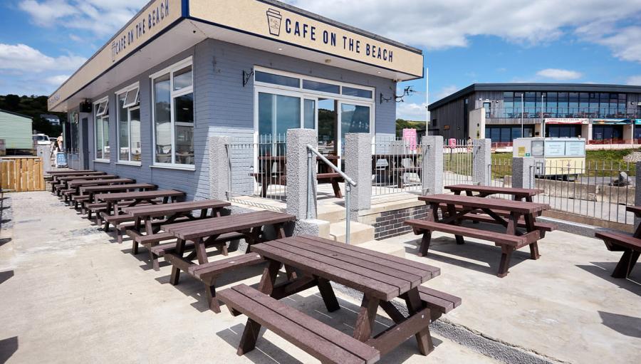 Pendine Sands Holiday, Carmarthenshire | CALH.co.uk