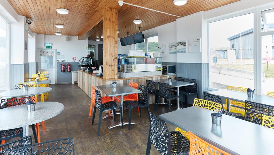 Pendine Sands Holiday, Carmarthenshire | CALH.co.uk